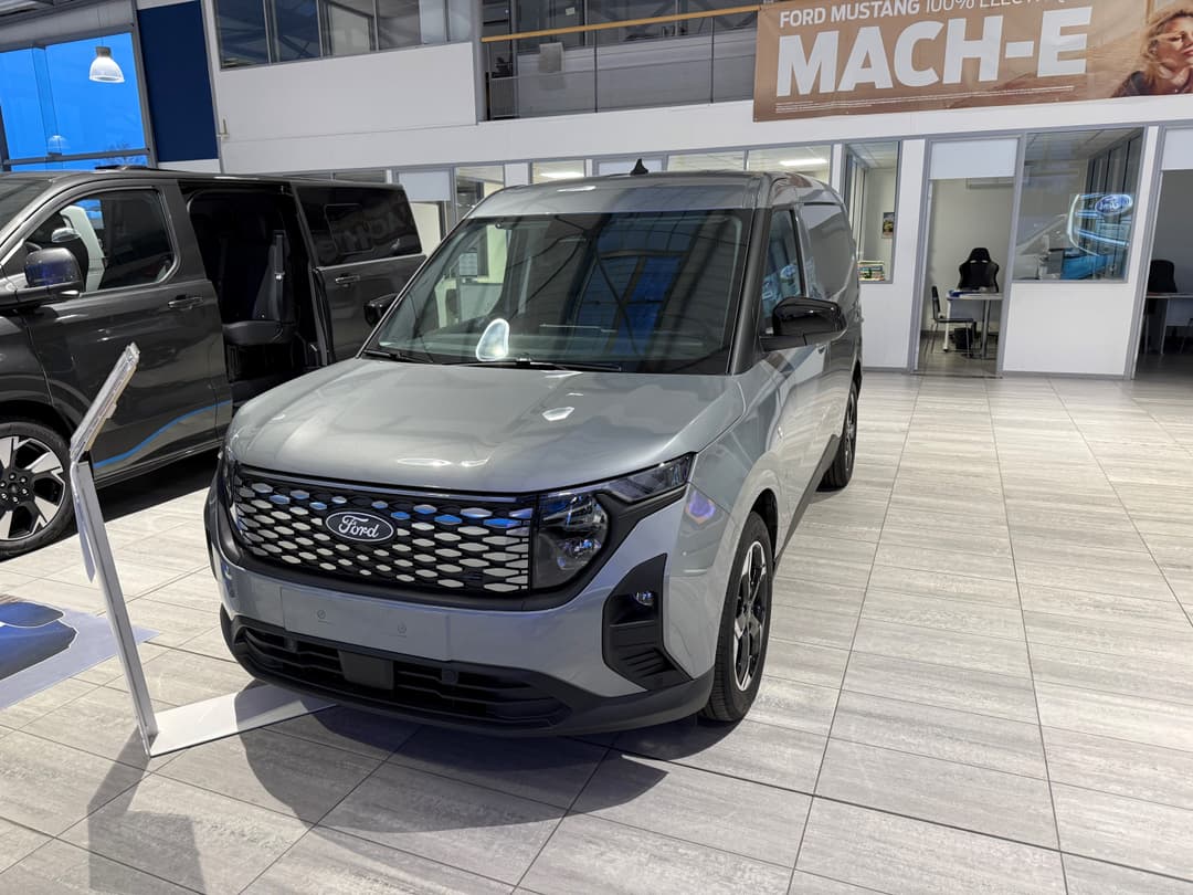 FORD TRANSIT COURIER 2 AUTOMATIQUE neuve - dès 33 078
