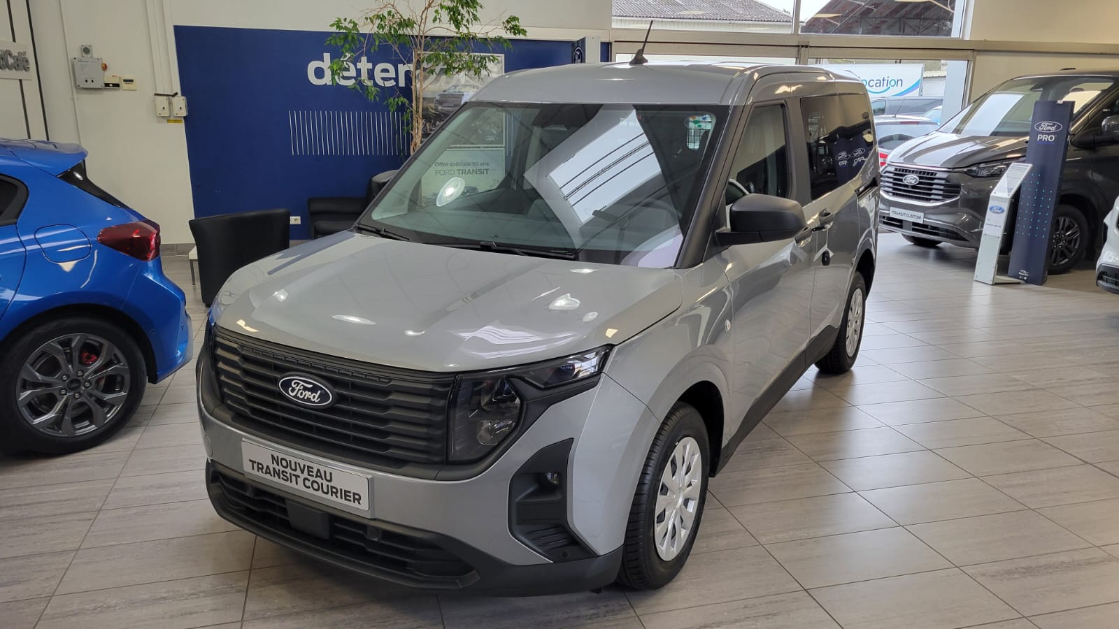 FORD TRANSIT COURIER 2 AUTOMATIQUE neuve - dès 23 990